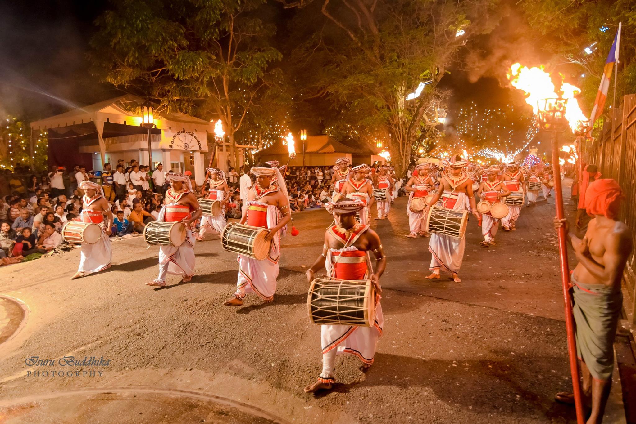 Kandy Esala Perahera - Beautiful Traditional Festival - WalkValue